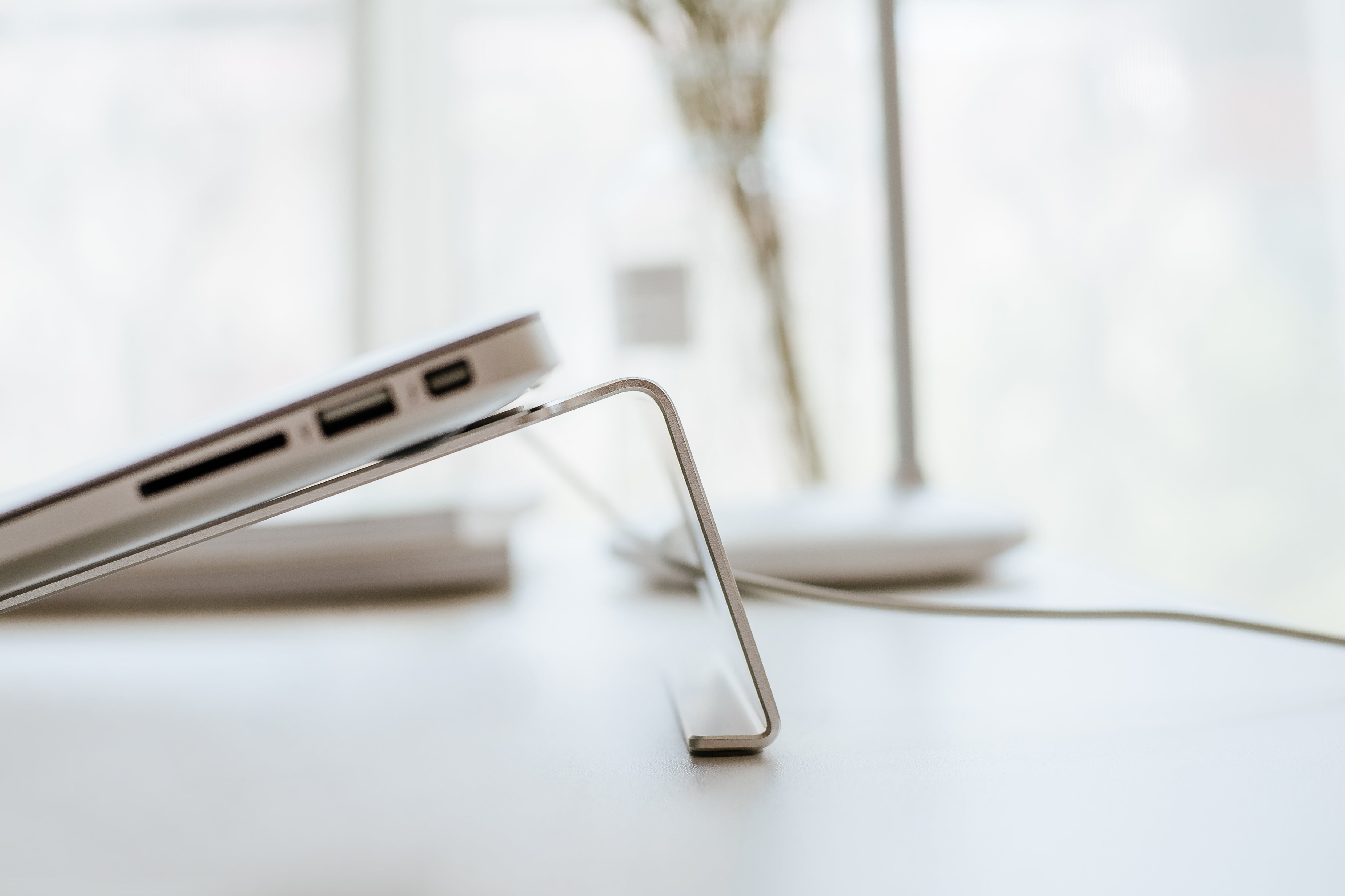 TOP 5 COOLEST LAPTOP ACCESSORIES THAT ARE WORTH BUYING丨LENTION – Lention